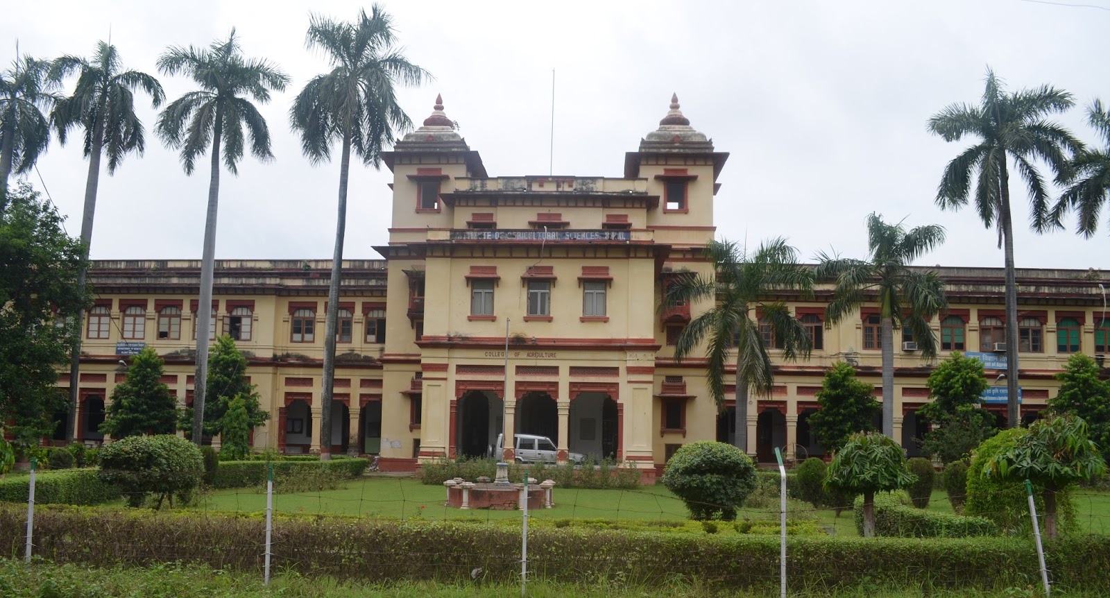 New Kashi Vishwanath Temple at Banaras Hindu University, Varanasi ...