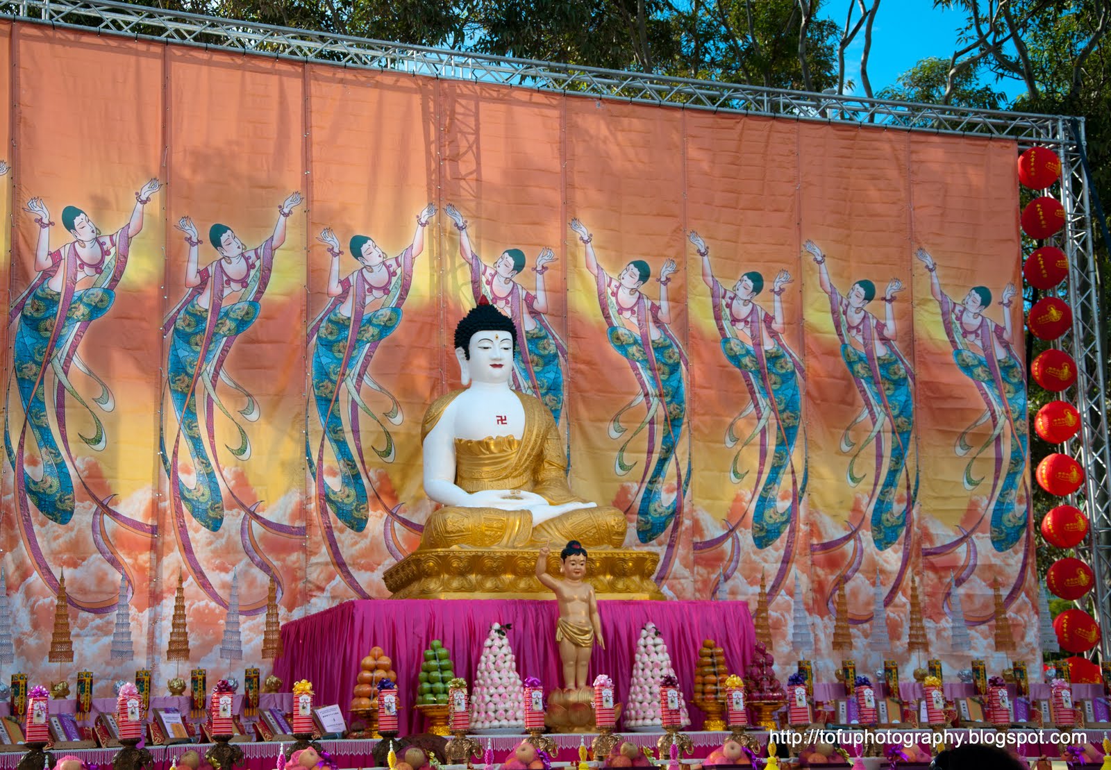 Tofu Photography: Buddhist festival
