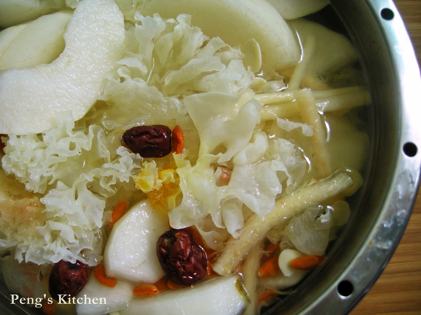 Peng's Kitchen: Chinese Pear & Honey Sweet Tonic