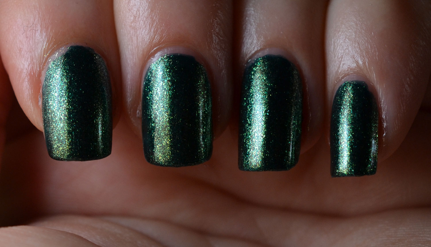 Lacky Corner: Zoya Logan