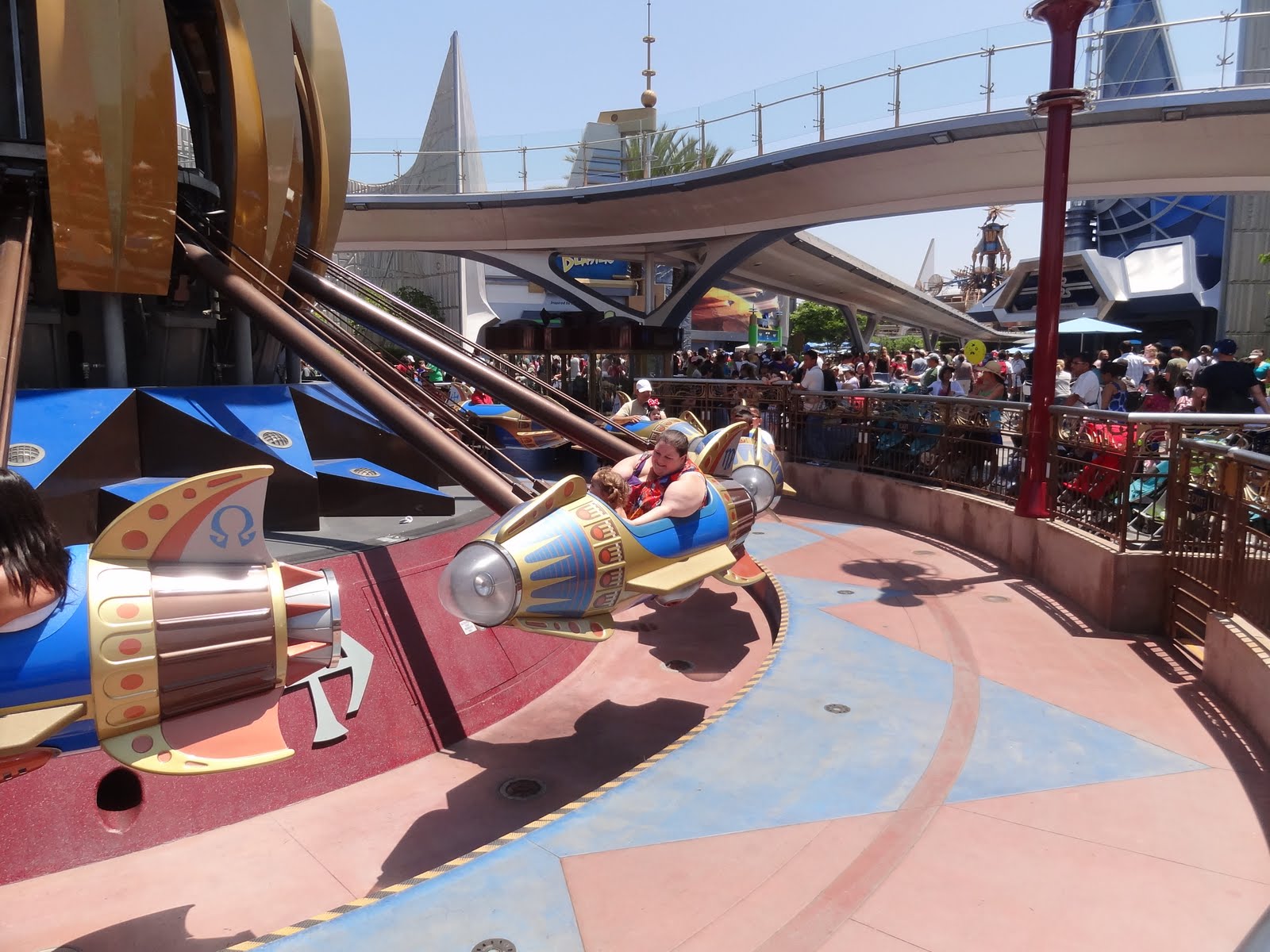 Holly Daze: Tomorrowland: the Rocket Ride