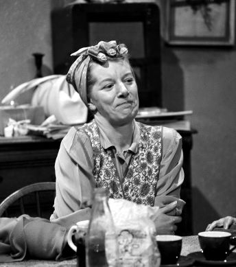 Coronation Street Blog: Tonight: Hilda Ogden's last ta-ra, a tribute to ...