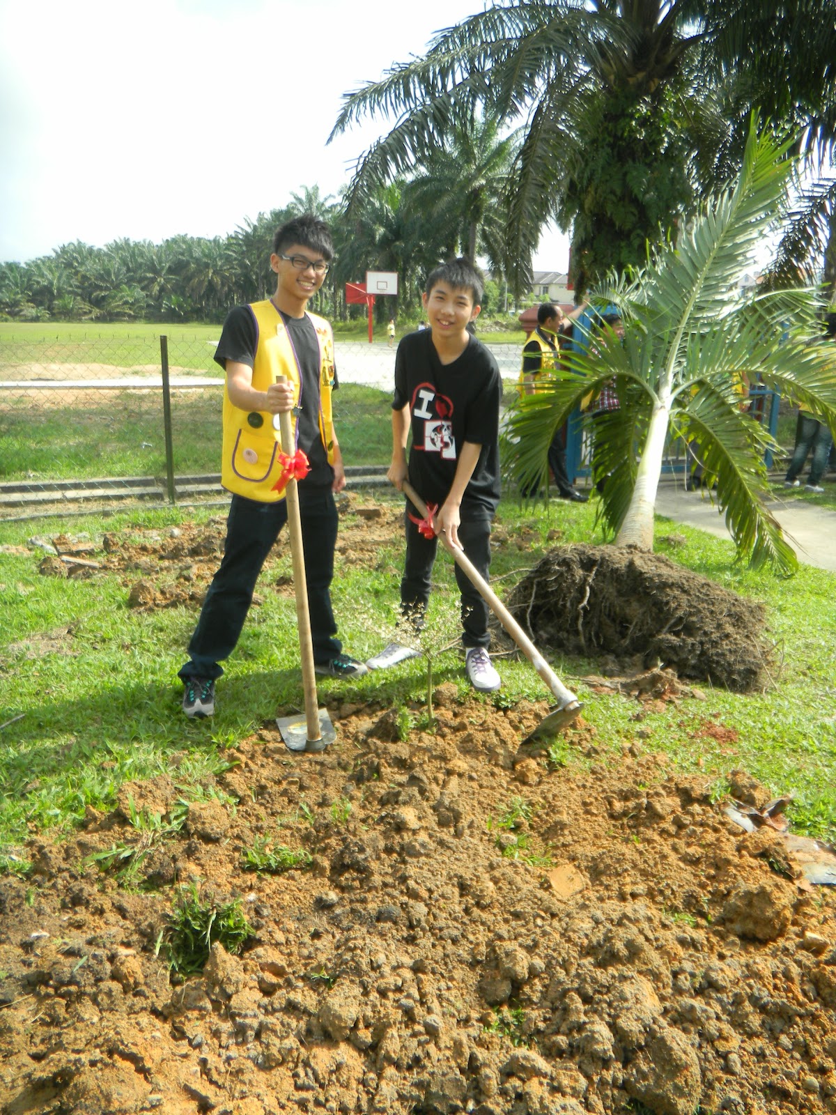 Leo of SMJK Hwa Lian: Tree Planting Activity