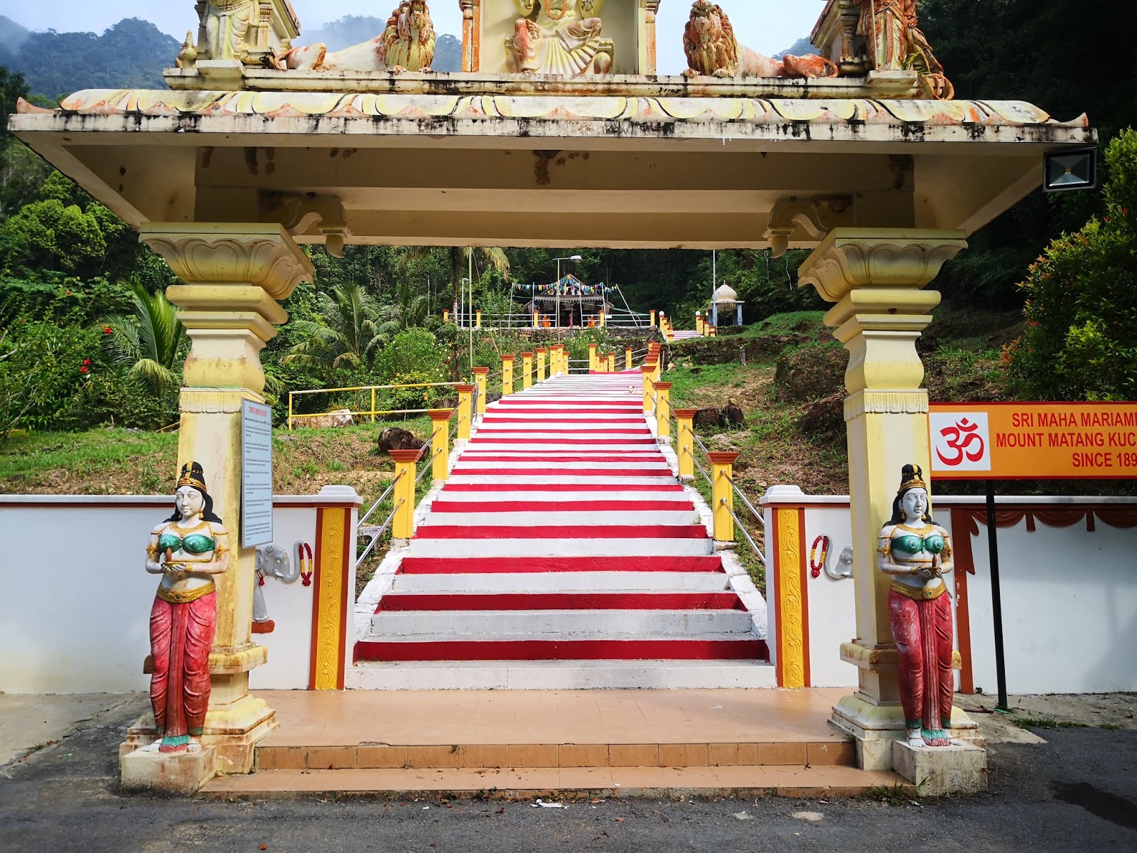 AZLAN RUMADI: HIKING KE KUIL SRI MAHA MARIAMMAN DI GUNUNG MATANG ...