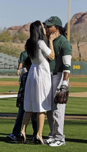 sib so: Manny Ramirez Wife Juliana Juliana Ramirez 2012