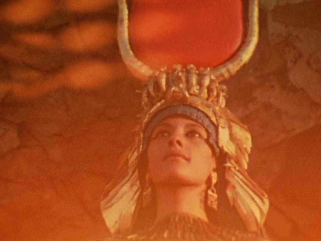 Antic Forn de Vallcarca: CINEMA: Lucifer Rising (Kenneth Anger - 1972)