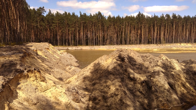 Ostra Góra na piaskowym szlaku