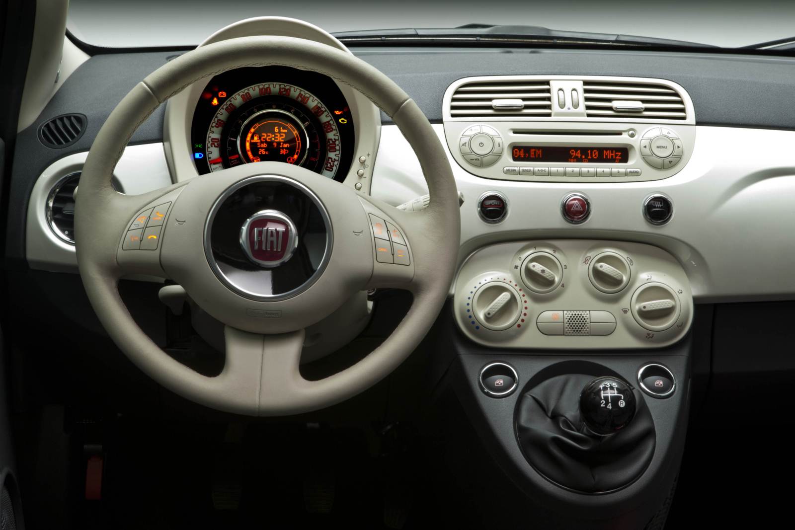 Volkswagen up! x Fiat 500: comparativo de custo x benefício