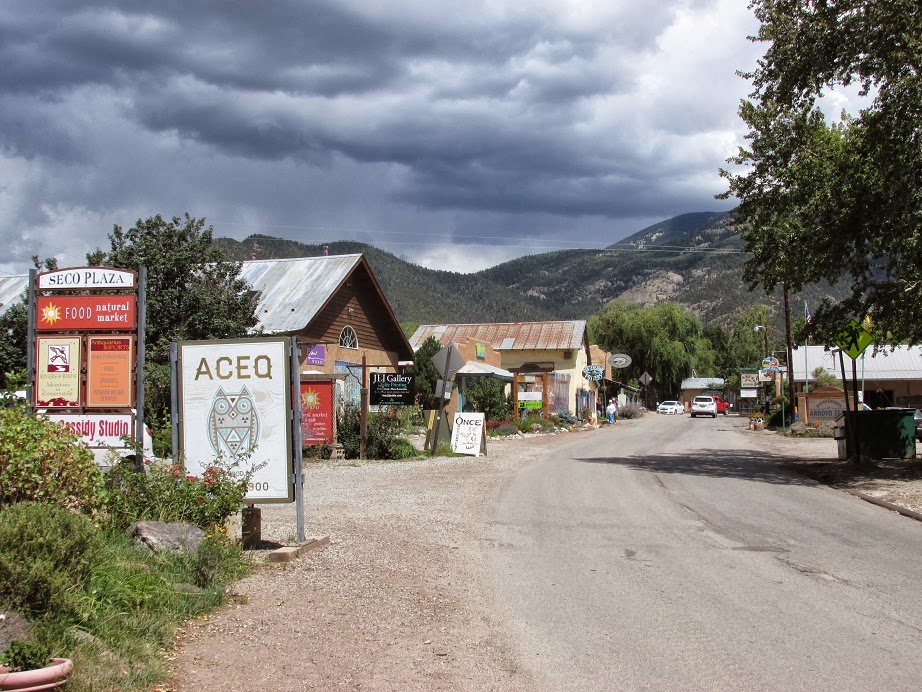 The Art and History of Arroyo Seco New Mexico | Western Trips