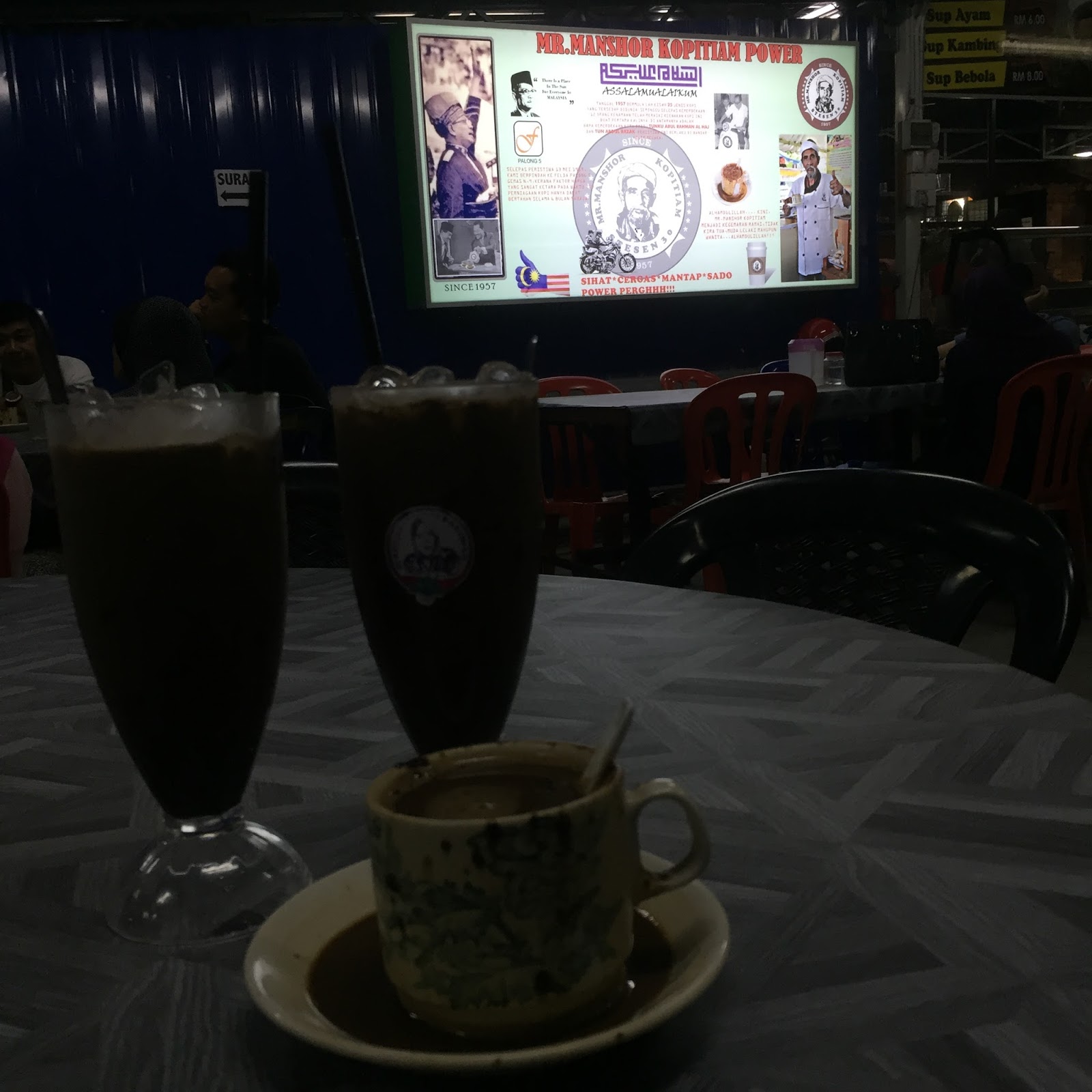 Mr Manshor Kopitiam Power @ Seremban - Kaki Jalan