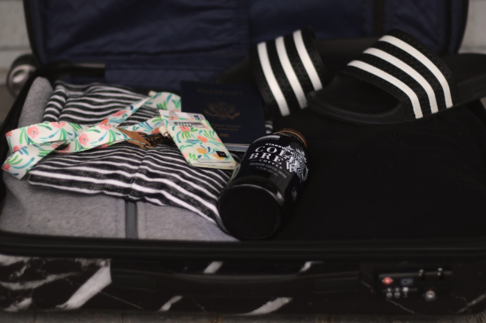 Travel Essentials x Thread Wallets - Jordan Hepler: Lifestyle Blog