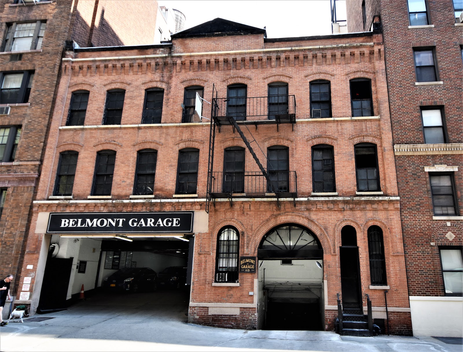 modillion definition - Architecture Dictionary