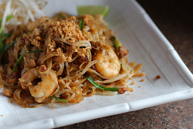 Food Endeavours of the Blue Apocalypse: Pad Thai - key elements for ...
