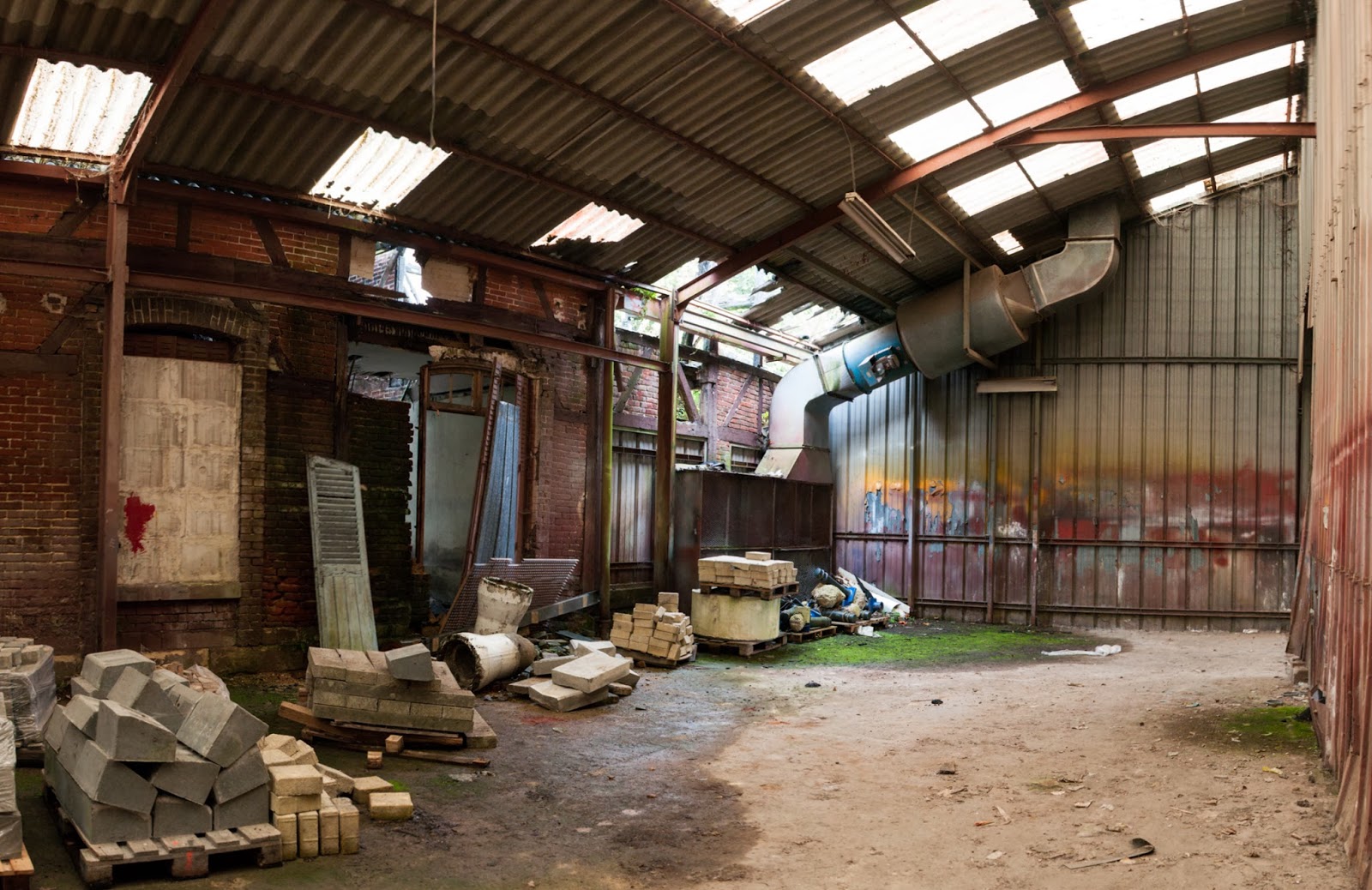 URBEX #1: maison et usine abandonnées - | URBAN PHOTOGRAPHER