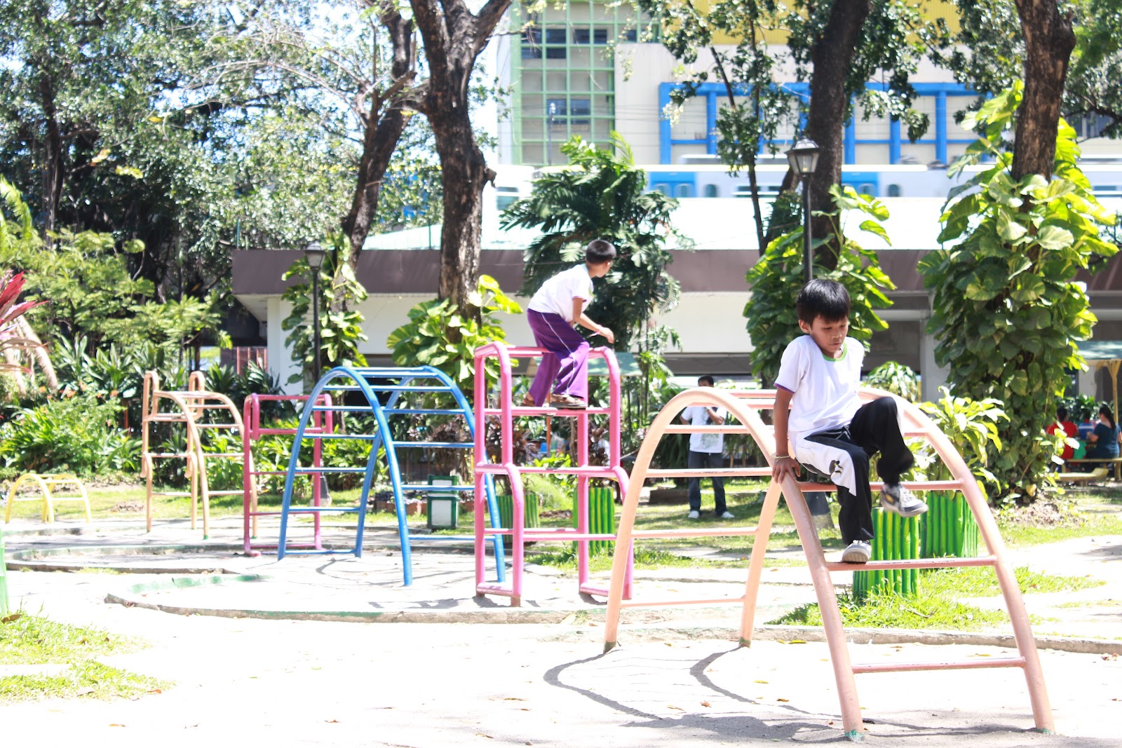 Anklets and Bracelets: Sa Palaruan