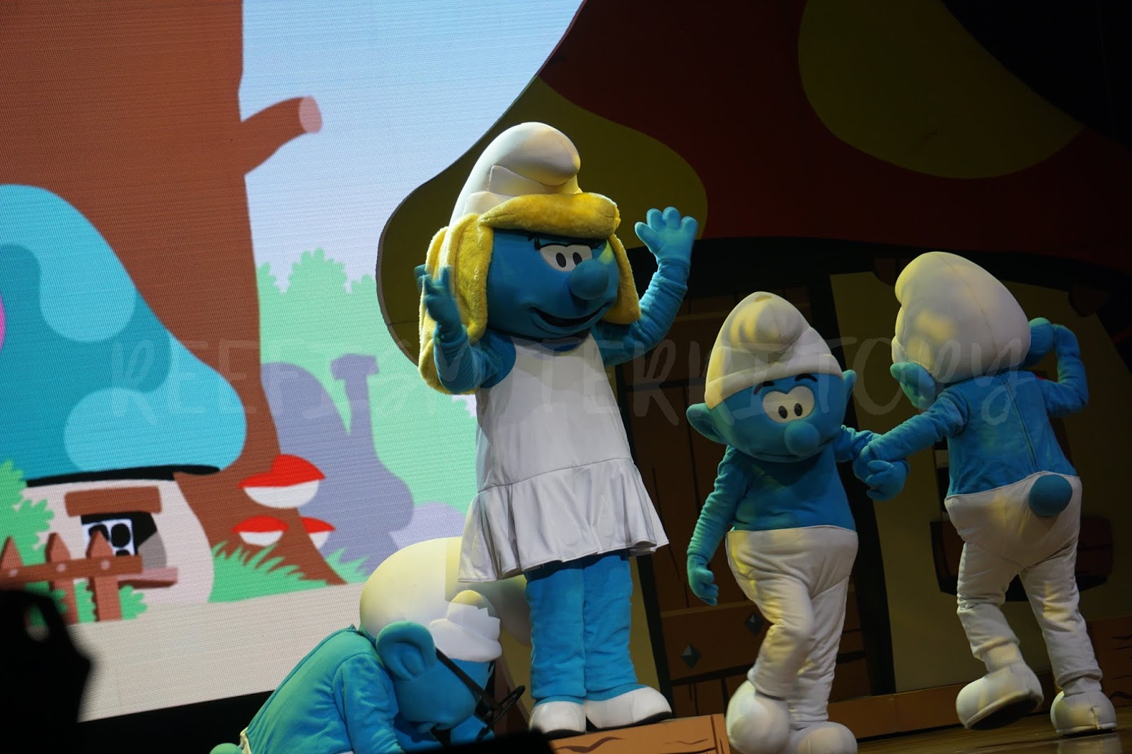 PEMENTASAN MUZIKAL ANTARABANGSA THE SMURFS LIVE ON STAGE DI RESORTS ...