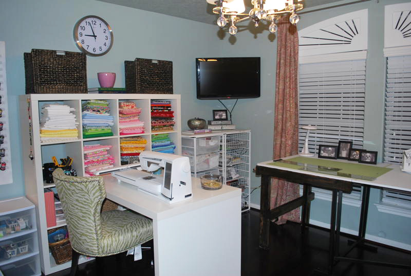 Sew Beautiful Blog: Laurie's Surprise Sewing Room
