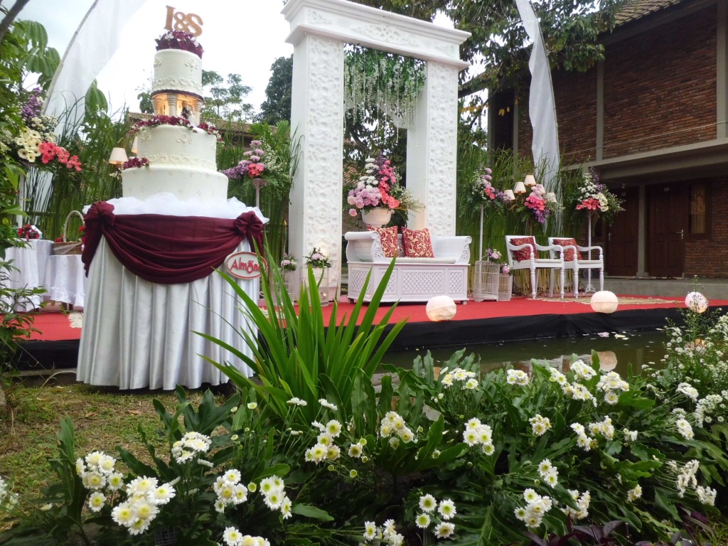 Alamanda Puspita: Dekorasi Pelaminan Outdoor - dan Dekorasi Pemberkatan ...
