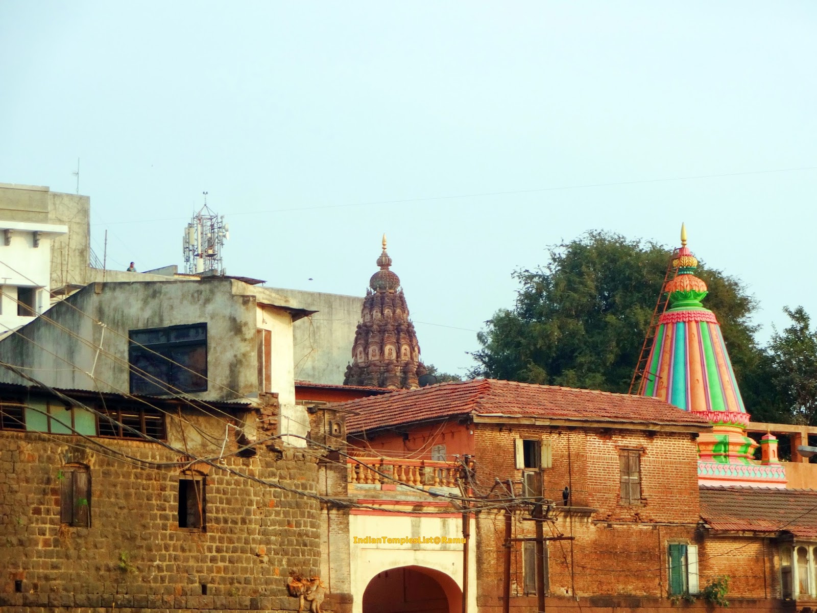 Shree Dnyaneshwar Maharaj Samadhi Mandir in Alandi, Maharshtra - Indian ...