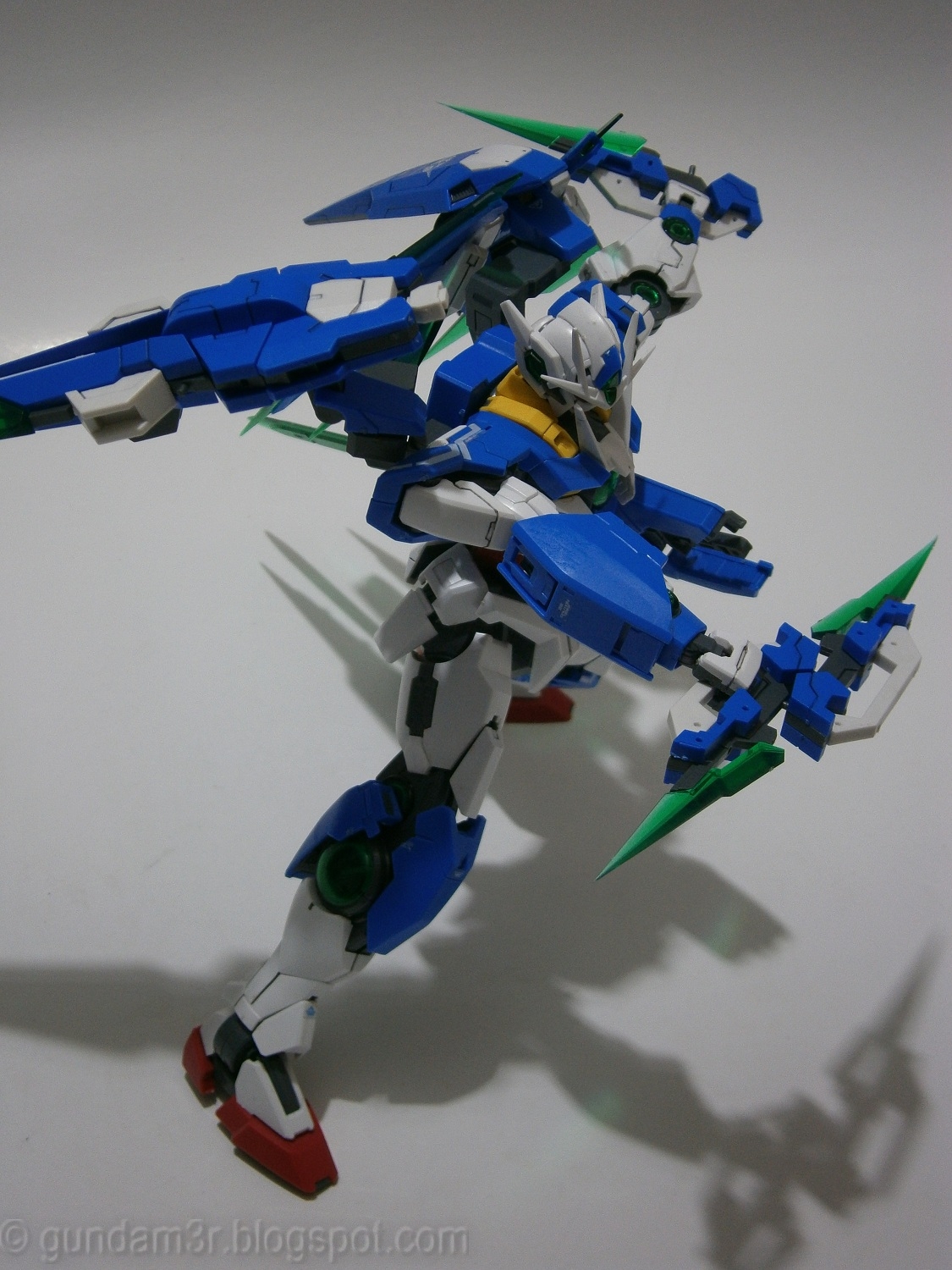 Add On: GN Sword IV Full Saber for Gundam 00 Quanta MG Review Part 2
