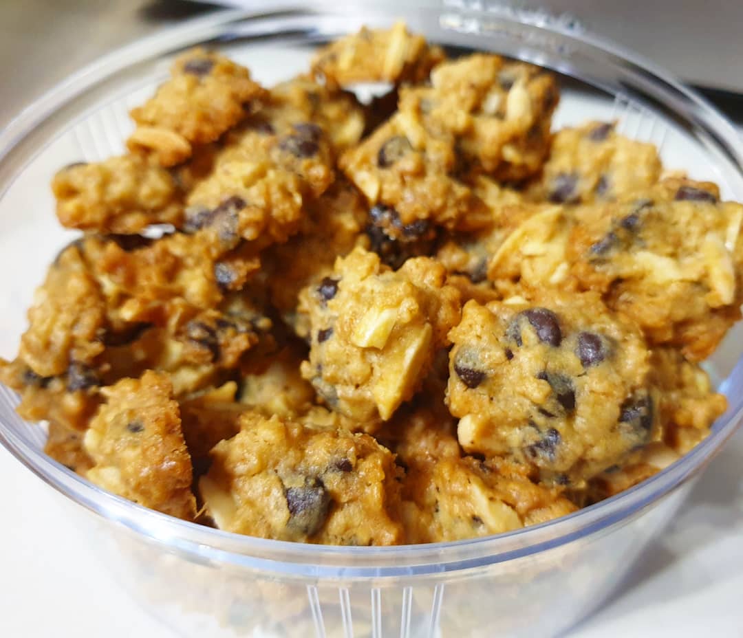 ZULFAZA LOVES COOKING: Biskut nestum chocolate chips