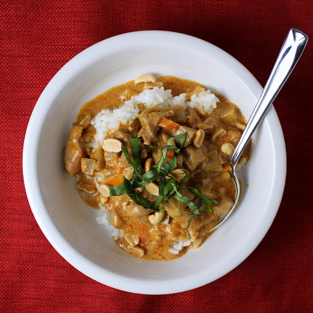 Robyn Cooks: Matsaman Curry