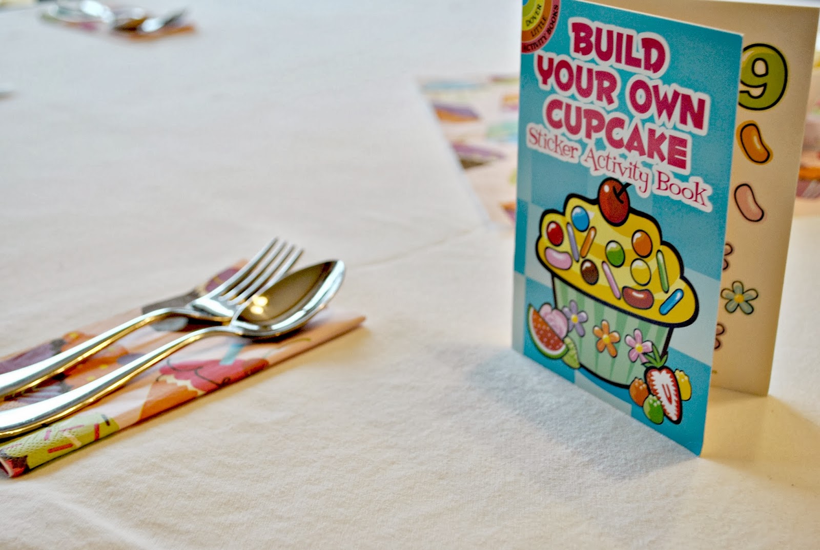 Sincerely Abi Inspired: Super Simple Cupcake Party