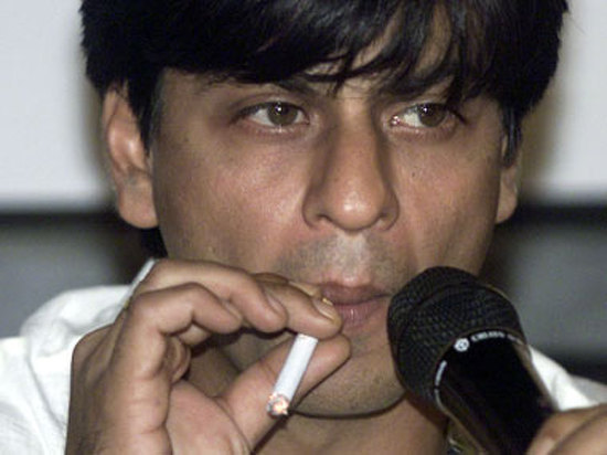Top Entertainment Gossip: Shah Rukh Khan Beats Public Smoking Charge ...