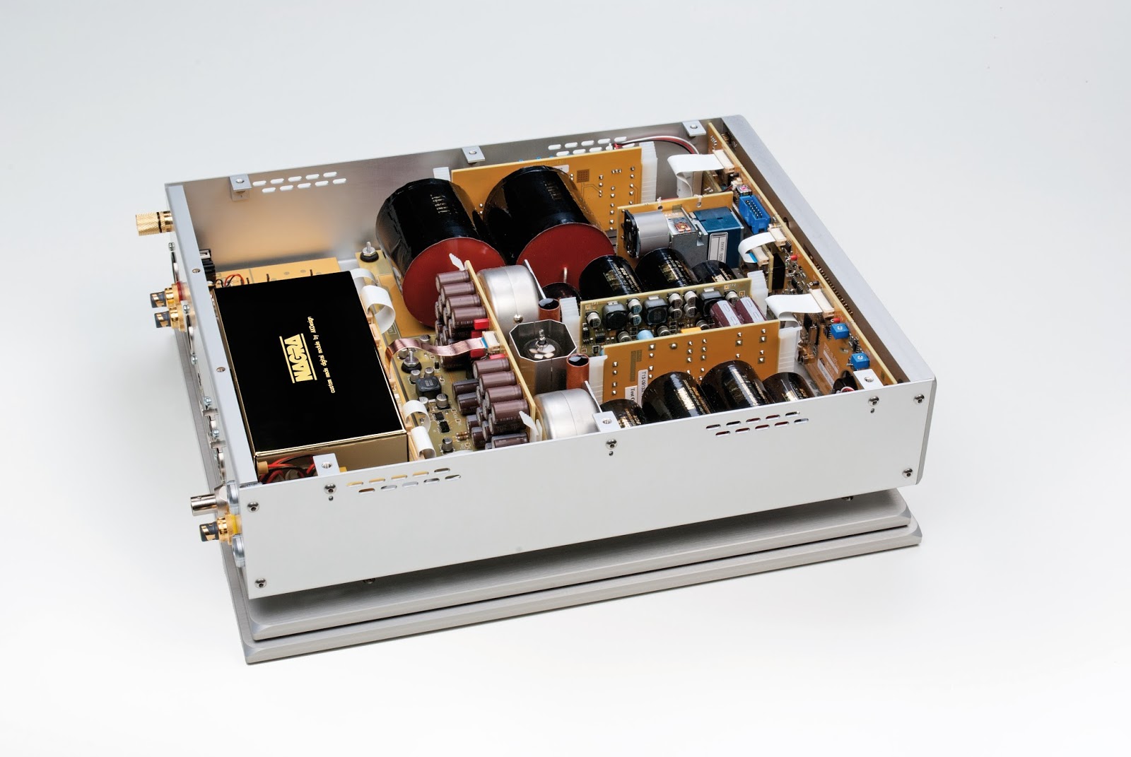 Nagra HD DAC photos – M & S | Ultimate High-Fidelity