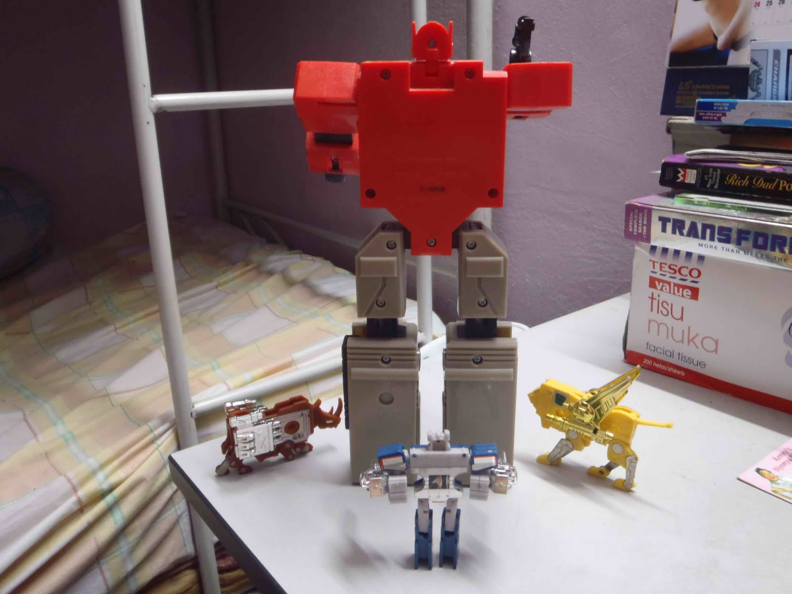 New Planet Cybertron: Transformers Review: SDCC Blaster (G1/ Universe)