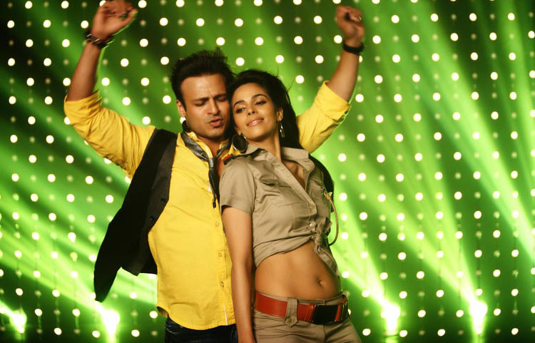 Kismet Love Paisa Dilli Movie Stills - Wallwoods