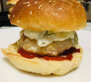 BURGER DE PUI – Zice Mami