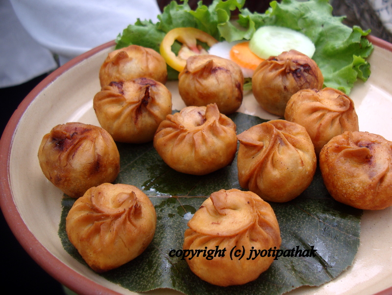 Taste of Nepal: Momos - म:म: or मोमो (Dumplings)