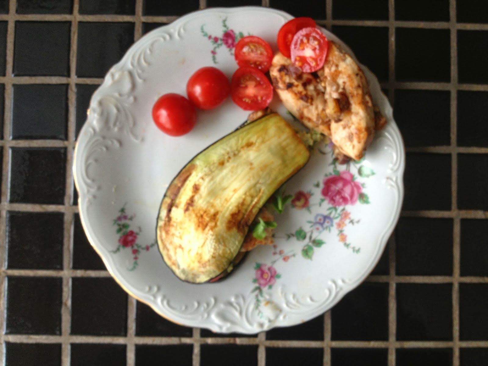 Sund er fedt - Opskrifter: Aubergine sandwich med guacamole og kylling