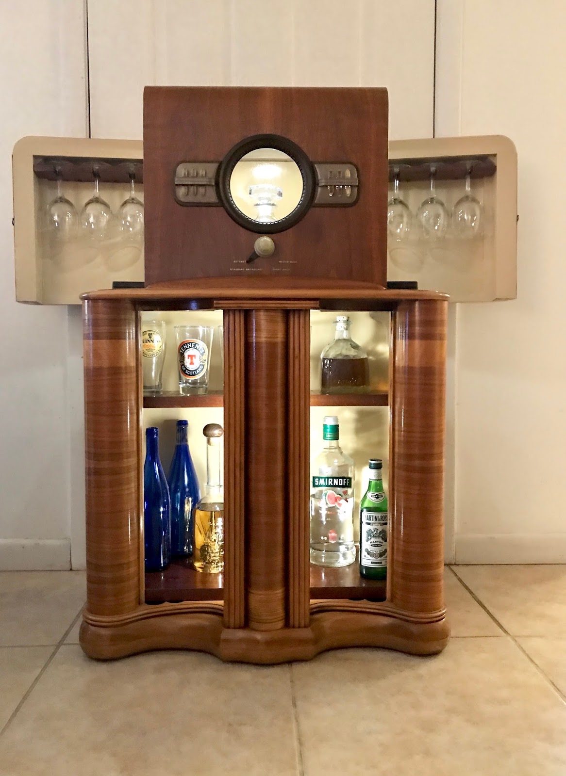 Vintage Console Radio-Bar. Radio Mini-Bar. Repurposed Console Radio 1940's