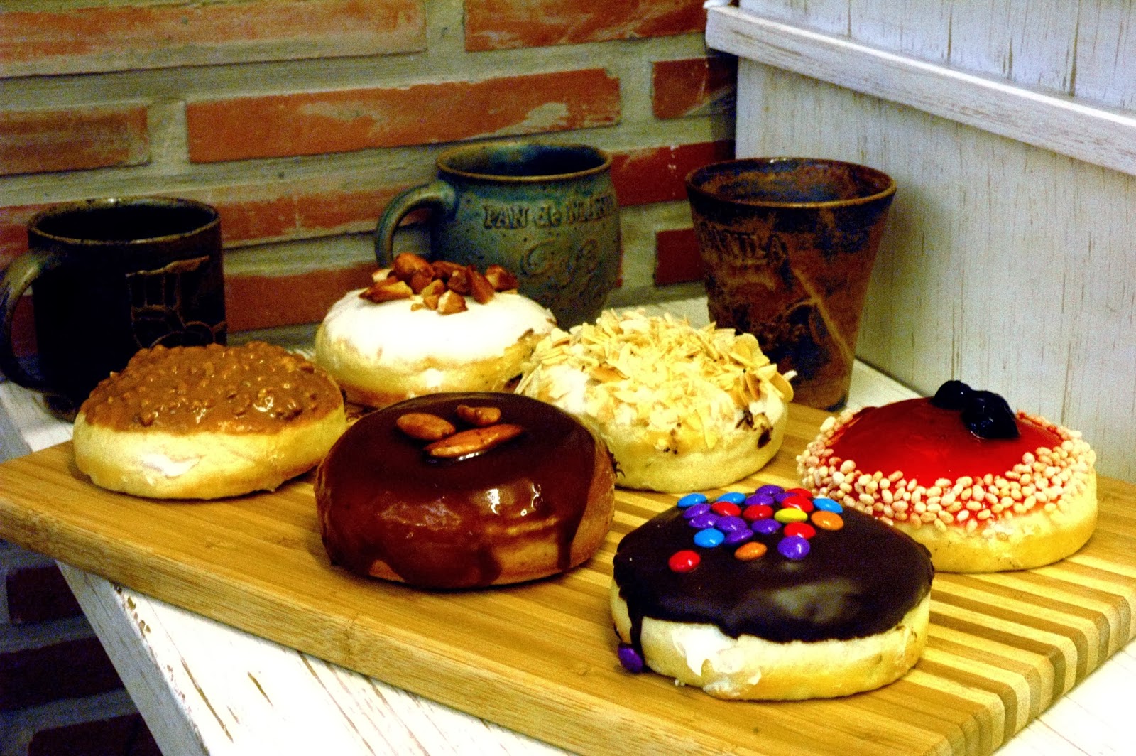 DUDE FOR FOOD: Ready for the Pan de Donut? Now Baking at Pan de Manila