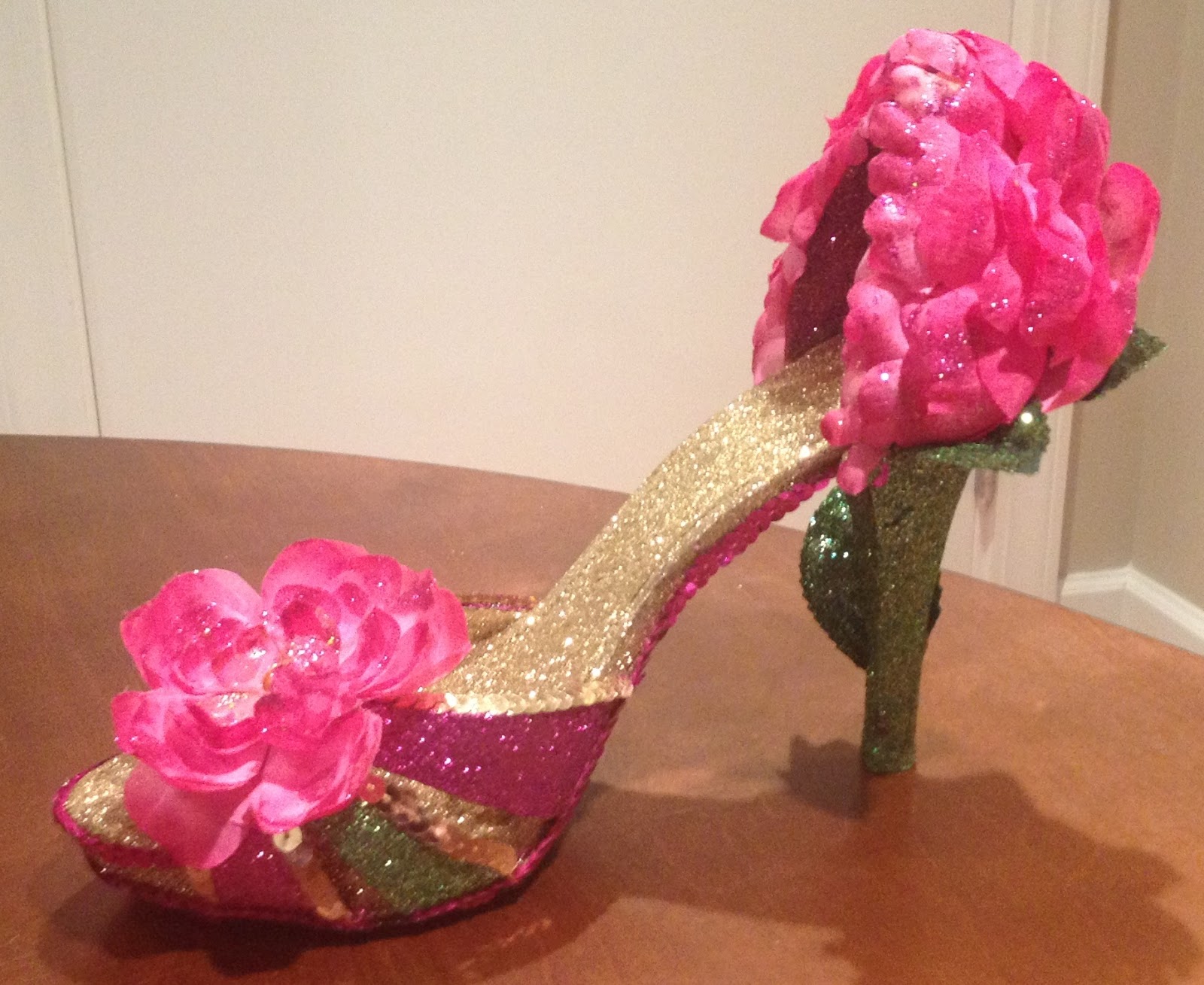 Confessions of a glitter addict: Rose Shoe