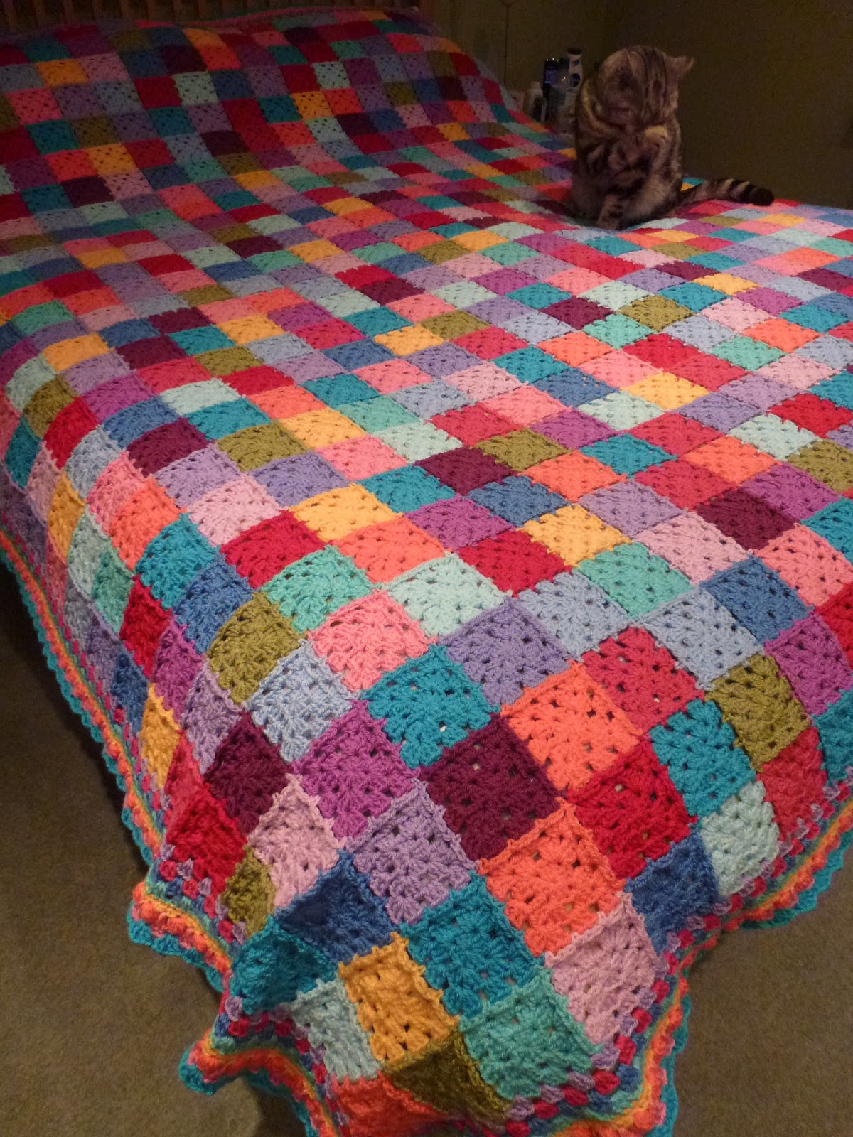 Thrifty MummyHen: Ta dah Granny square patchwork blanket…