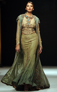 Nilofer Shahid Couture In IFW 2011 - iSTYLE 360