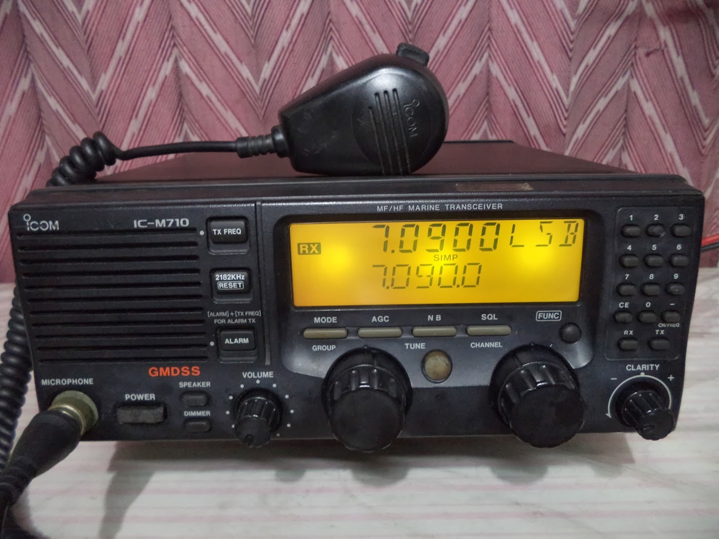 MEDAN RADIO: Icom IC-M710