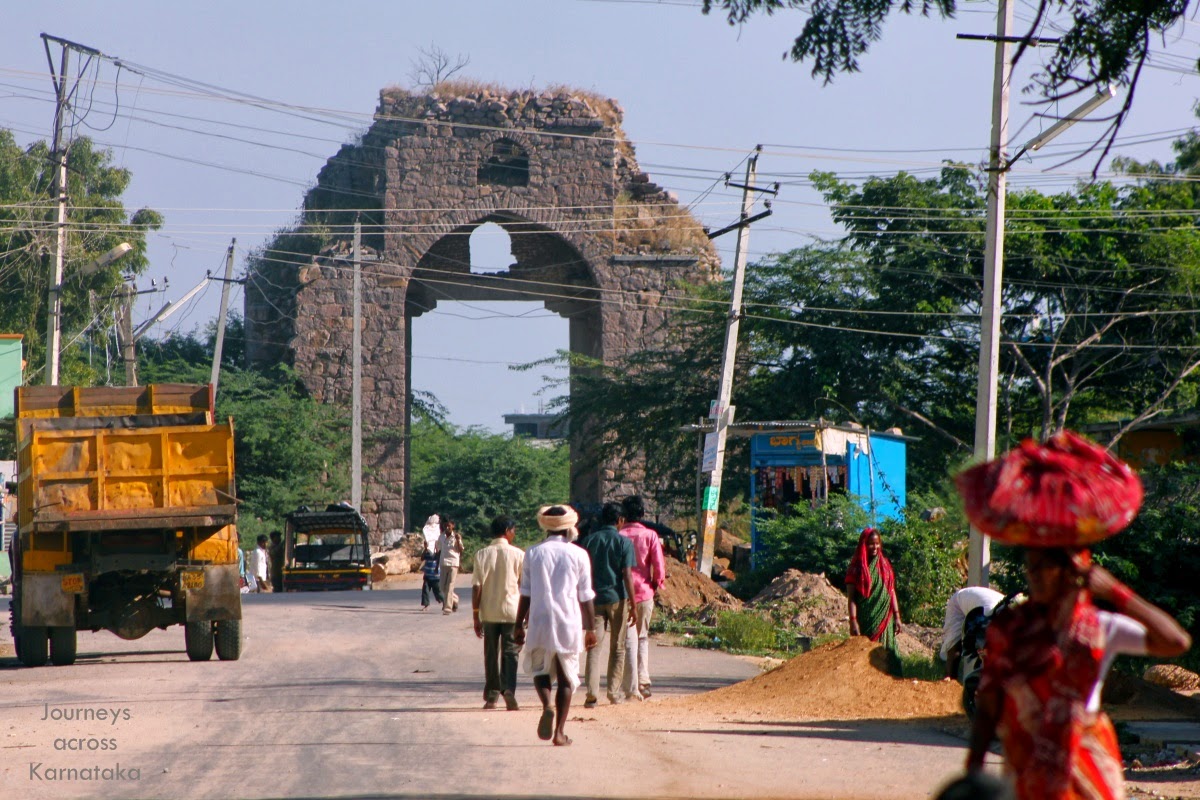 Journeys across Karnataka: Shahapur fort - part 3