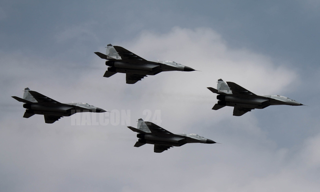 PALADINES -EDICIÓN GLOBAL-: Se presentan los MiG-29SMP de la Fuerza ...