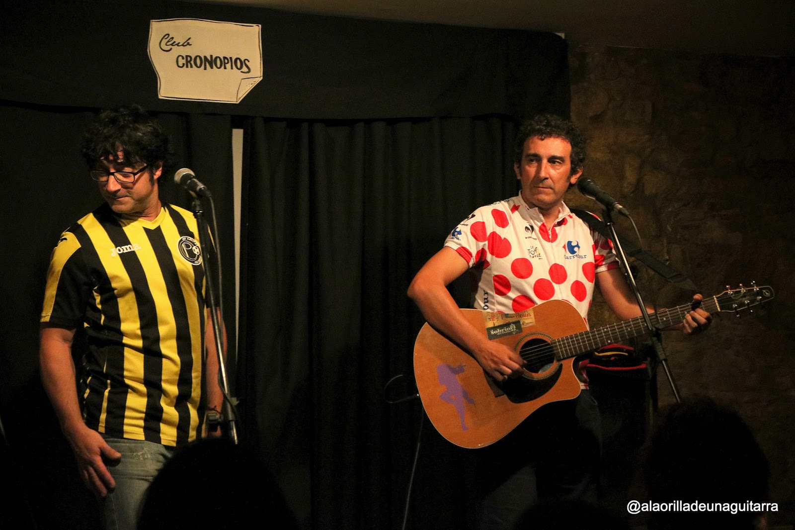 A la orilla de una guitarra: MR RODRIGUEZ & EL SOBRINO DEL DIABLO