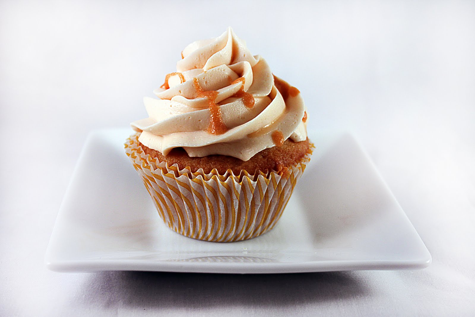 Ingredients of a 20something: Butterbeer cupcakes, fruit pie and red ...