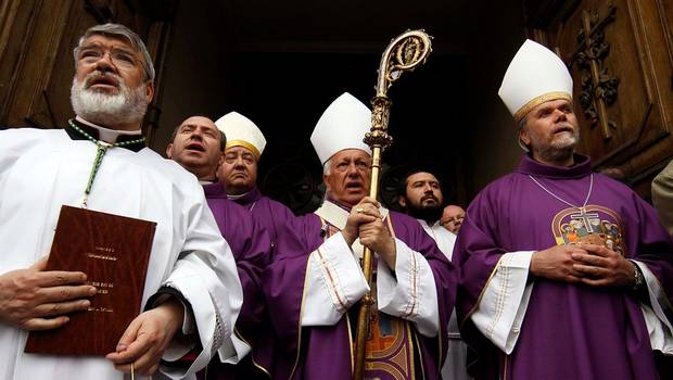 PARROQUIA SAGRADA FAMILIA: EL OBISPO