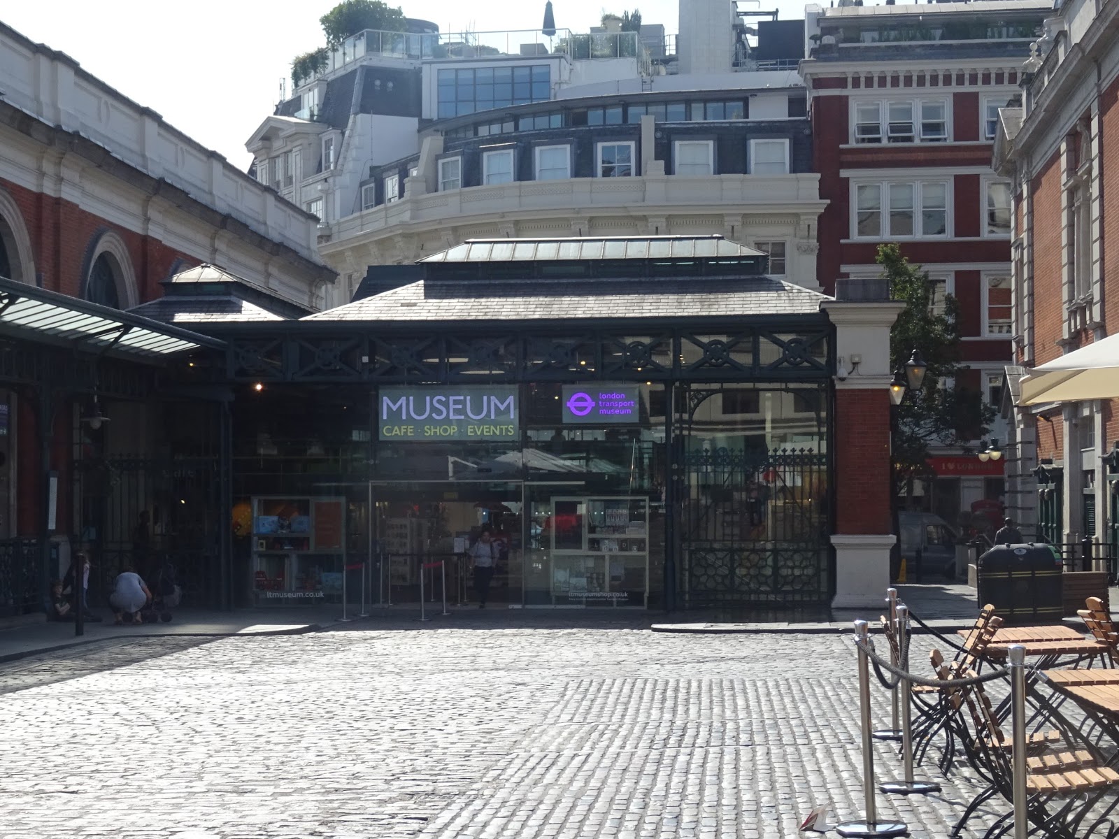 WW2 - The Second World War: Elmers End Bus Garage Memorial