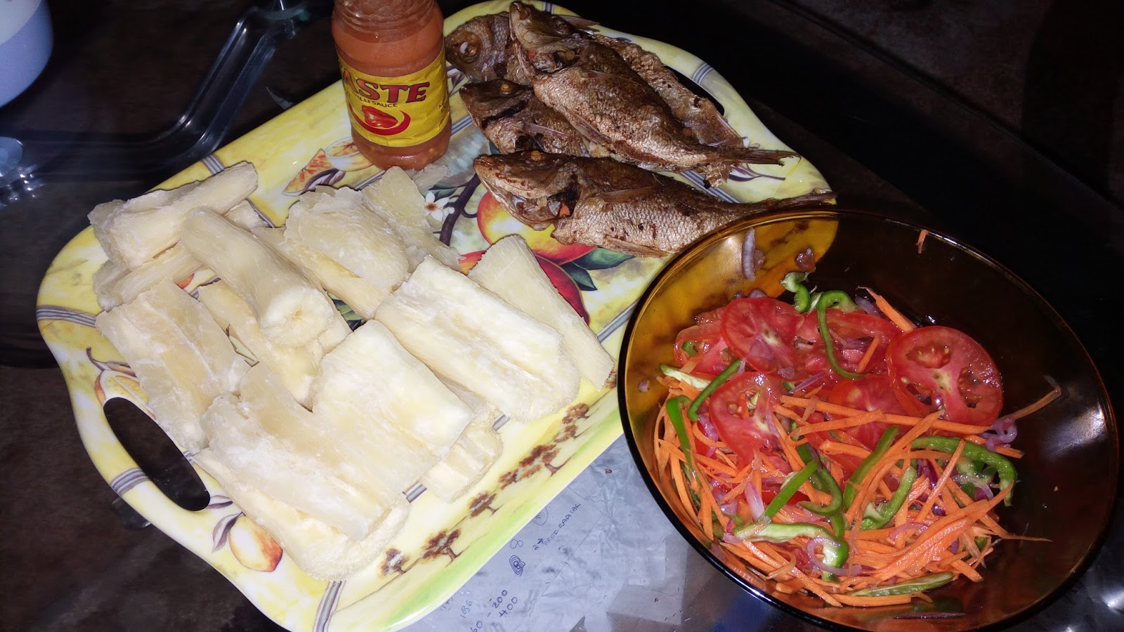MIHOGO YA KUCHEMSHA NA SAMAKI WA KUKAANGA(BOILED CASSAVA WITH FRIED ...