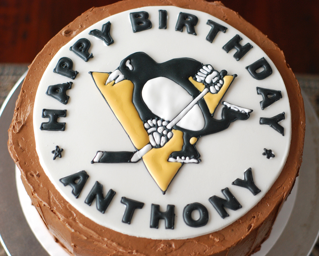 marzipan: Pittsburgh Penguins Cake