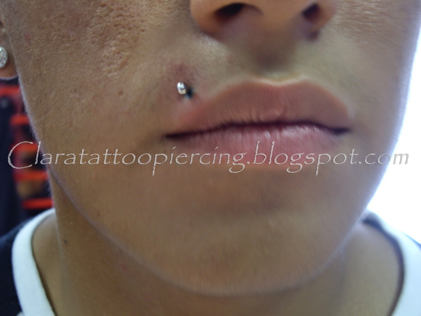 Clara Tattoo - Piercing: - Piercins labios.