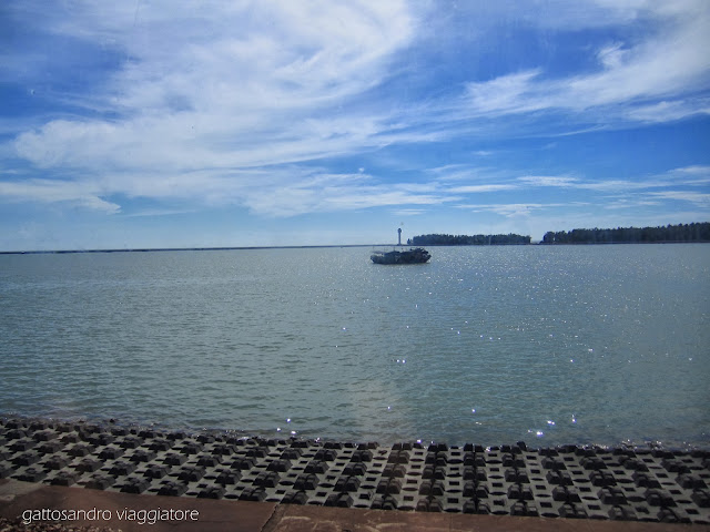 gattosandro viaggiatore - travel blog: A cena con Mickey Mouse (Haikou ...